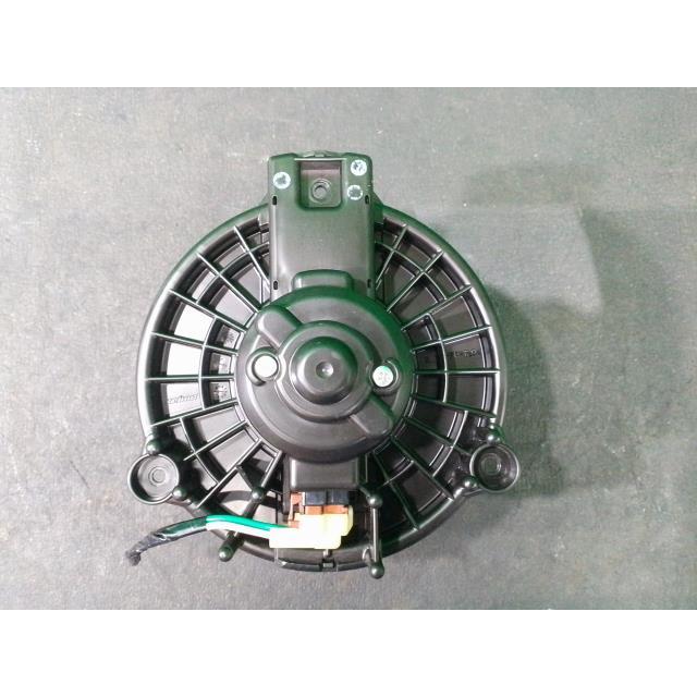 ゼスト DBA-JE1 ヒーターブロアモーター B92P 79310-SYA-003 : 000081005067900 : YRCヤフーショップ - 通販 - Yahoo!ショッピング