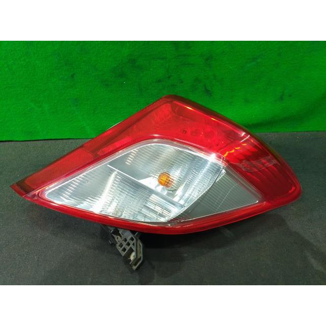 ヴィッツ DBA-NSP135 右テールランプ 4U3 81550-52801 : 000081100515500 : YRCヤフーショップ - 通販 - Yahoo!ショッピング