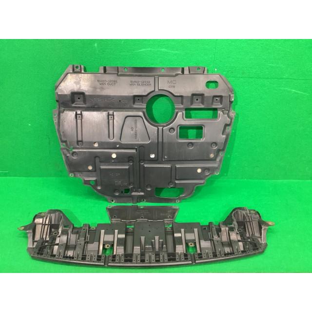 プリウス DAA-ZVW30 エンジンアンダーカバー 3R3 51410-12102 : YRCヤフーショップ - 通販 - Yahoo!ショッピング