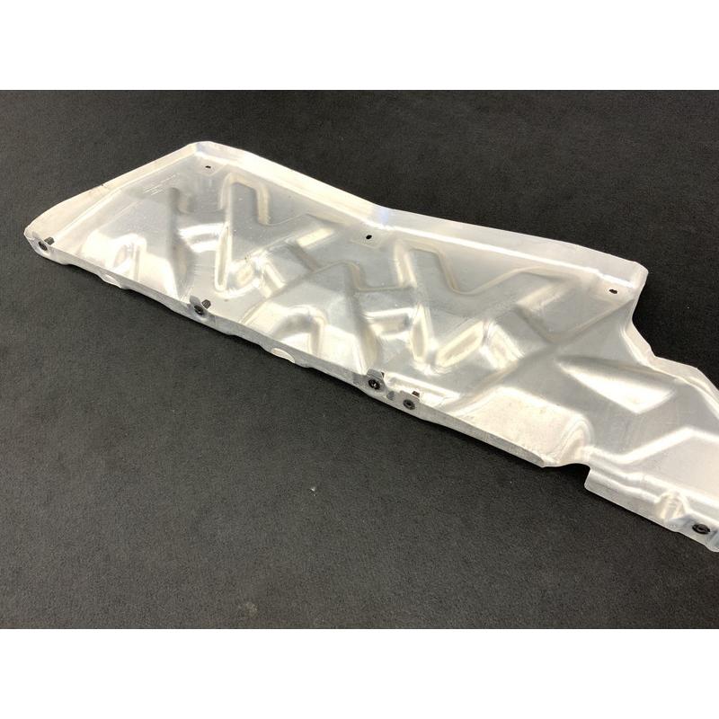 AU098 FY Q5 2.0TFSI クワトロ Sライン マフラー 遮熱板 ★後側 80A 807 329 B ★破損無し ★即決★ ...