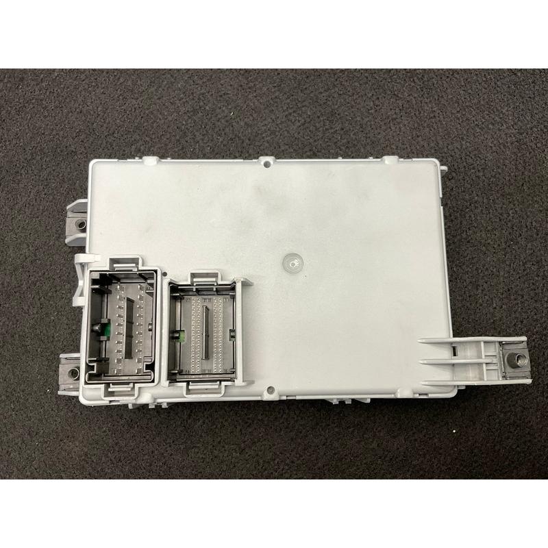 FA008 312 アバルト 595 コンペティツィオーネ 室内 ヒューズ/リレー ボックス 00519286870 ★エラー無し : ジパングオートパーツ - 通販 - Yahoo!ショッピング