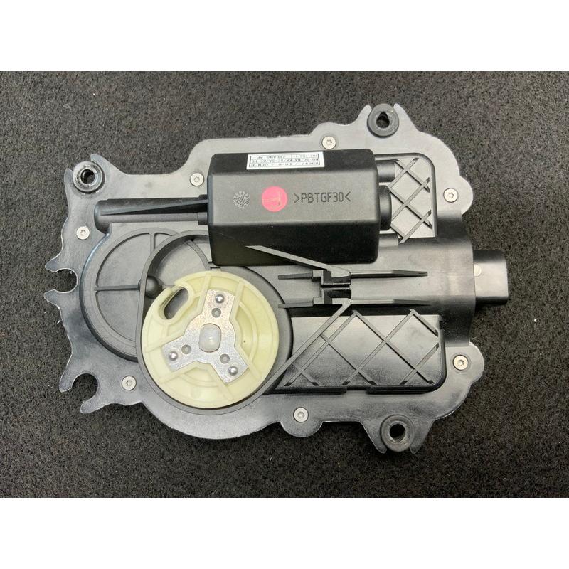 AU092 4E S8 5.2 クワトロ 右フロント イージークローザー ドアロック モーター 4E0837059 ★動作OK ★即決★ ...