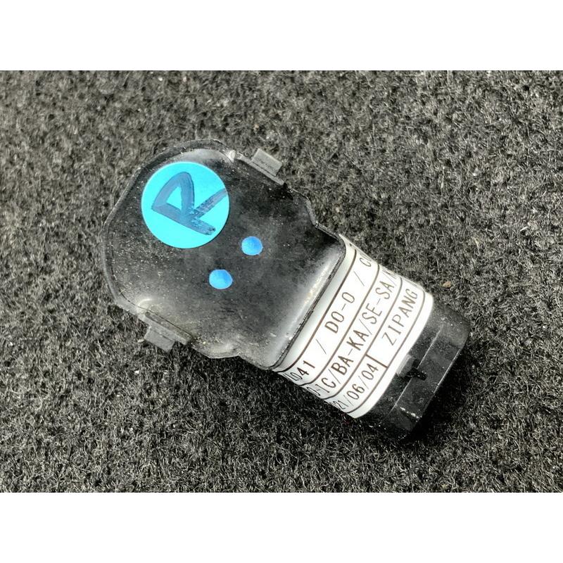 VL041 MD V40 D4 インスクリプション リア バンパー センサー ★左 外側 707 クリスタルホワイト3P/31445160 ...