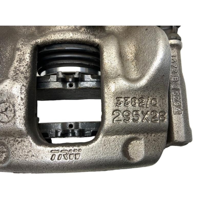 MB216 X156 GLA 180 左フロント ブレーキ キャリパー TRW ★固着無し : ジパングオートパーツ - 通販 - Yahoo!ショッピング